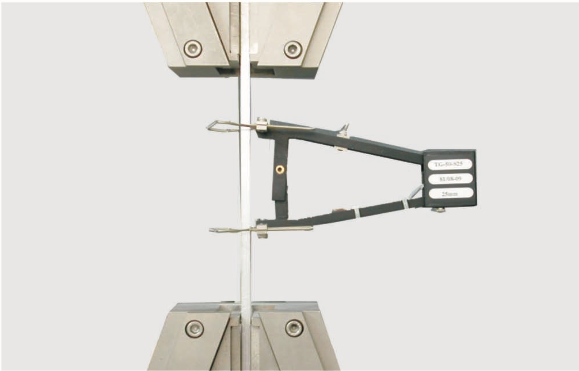 Clip-on Extensometer – Dak System Inc